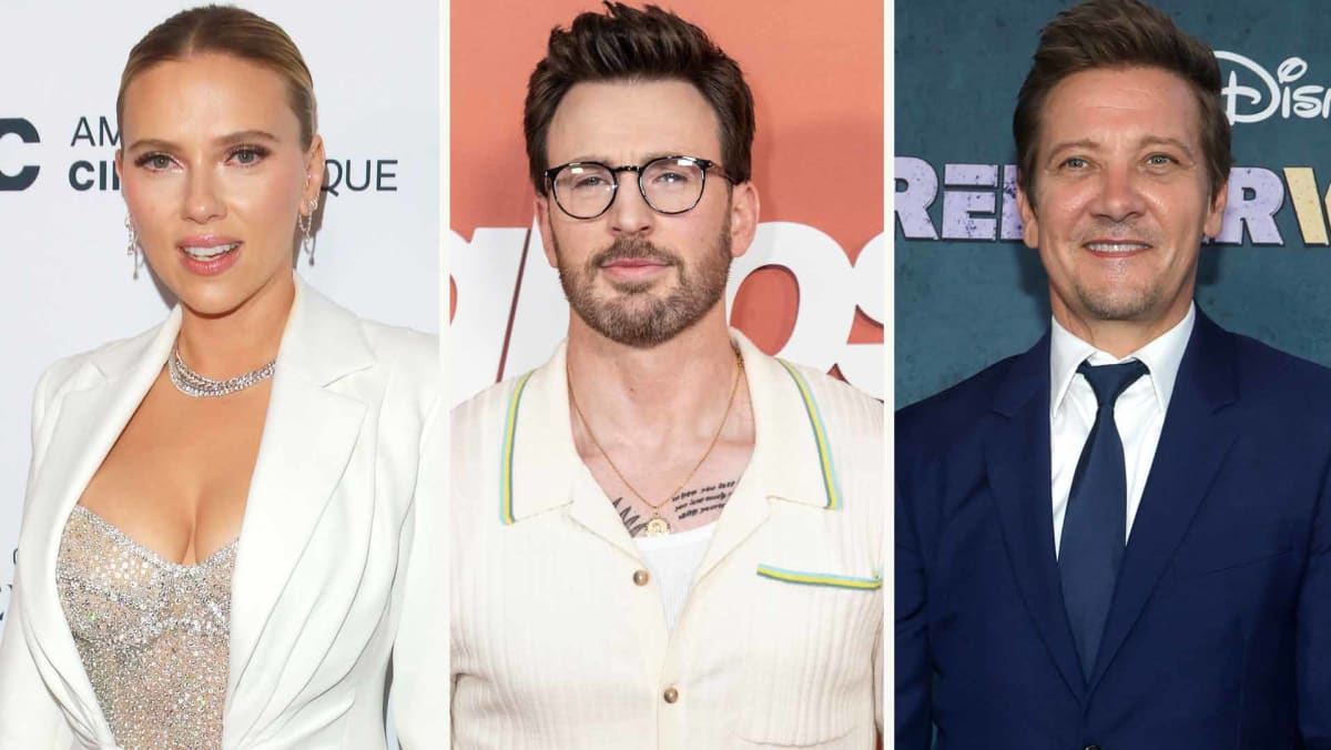 Scarlett Johansson Chris Evans Recall Emotional Visit To Jeremy Renner